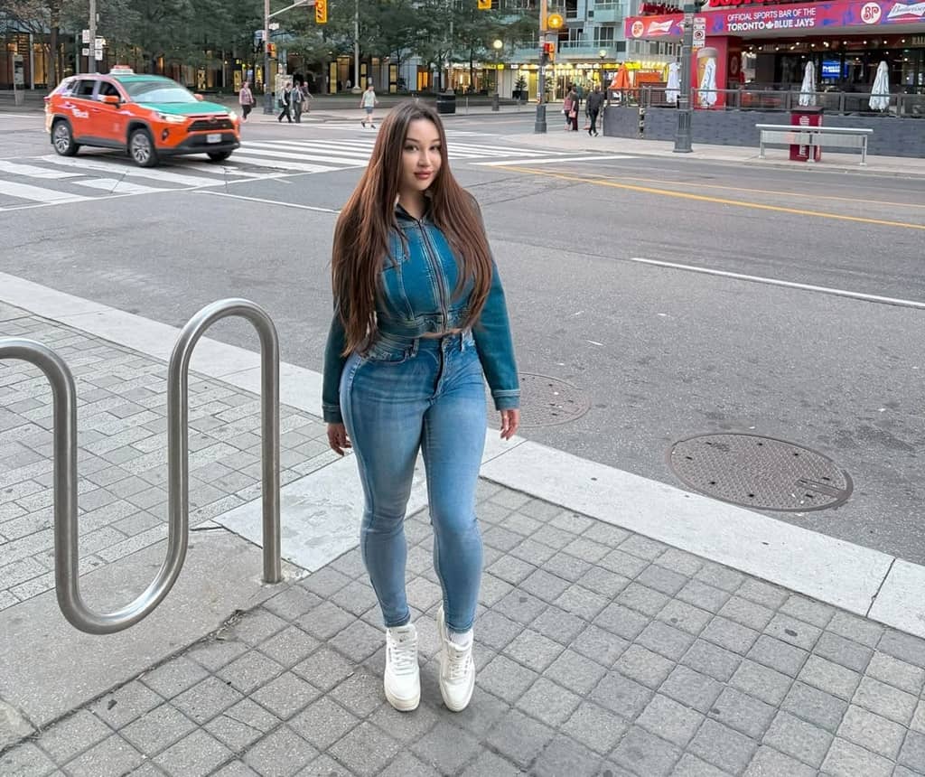 Louisa Khovanski Wiki, Age, Height, Bio, Net Worth, Boyfriend